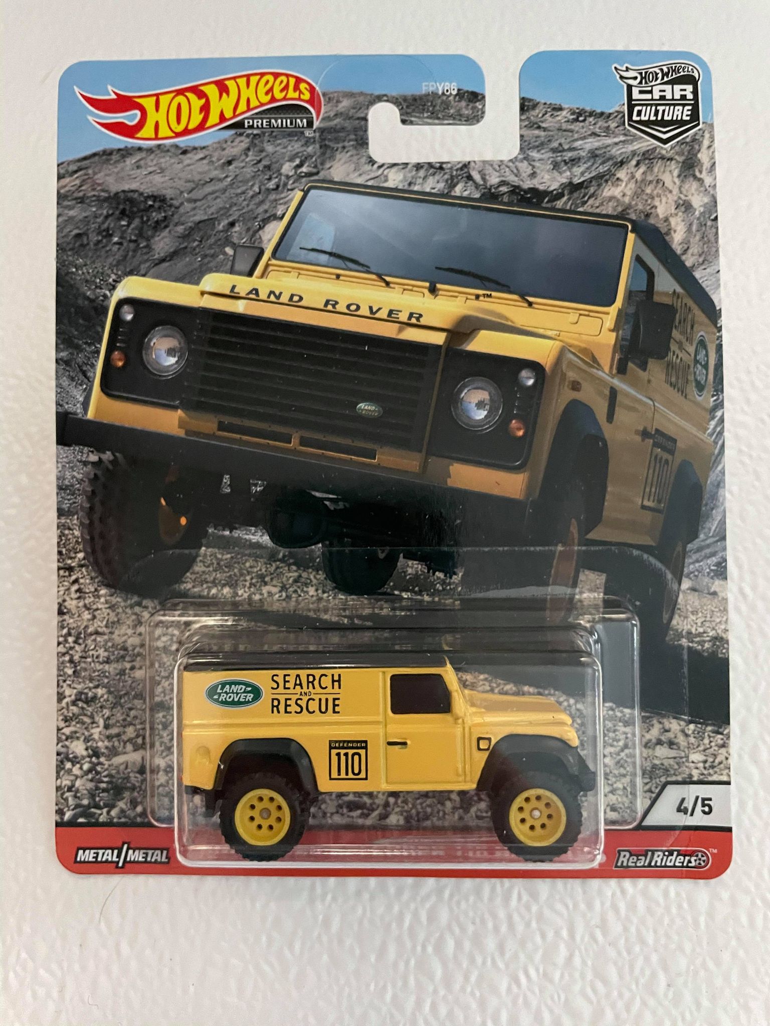 Land Rover Defender 110 Hard Top - Wild Terrain · Distribution Diecast64
