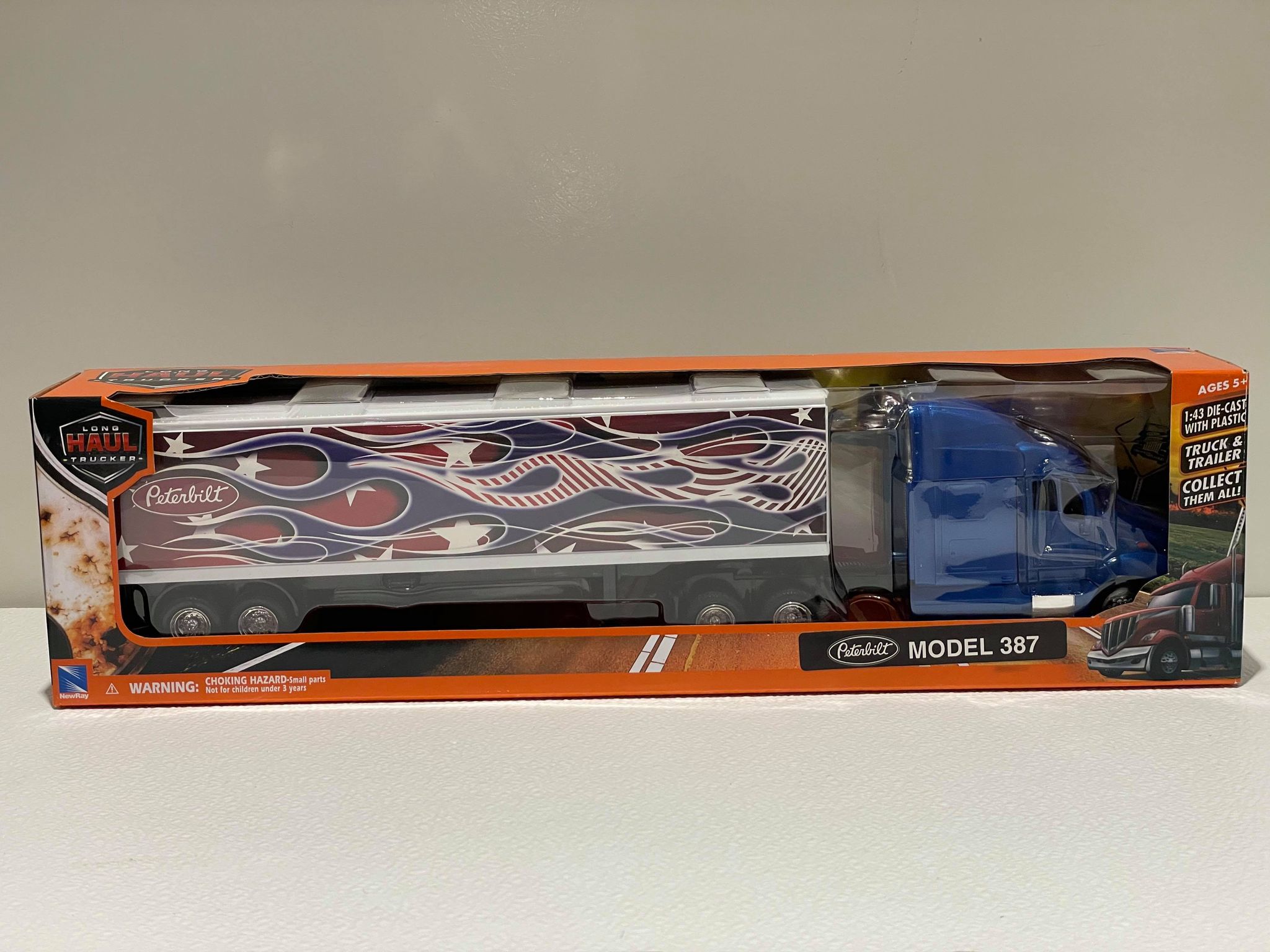 Peterbilt Model 387 avec Dry Box · Distribution Diecast64
