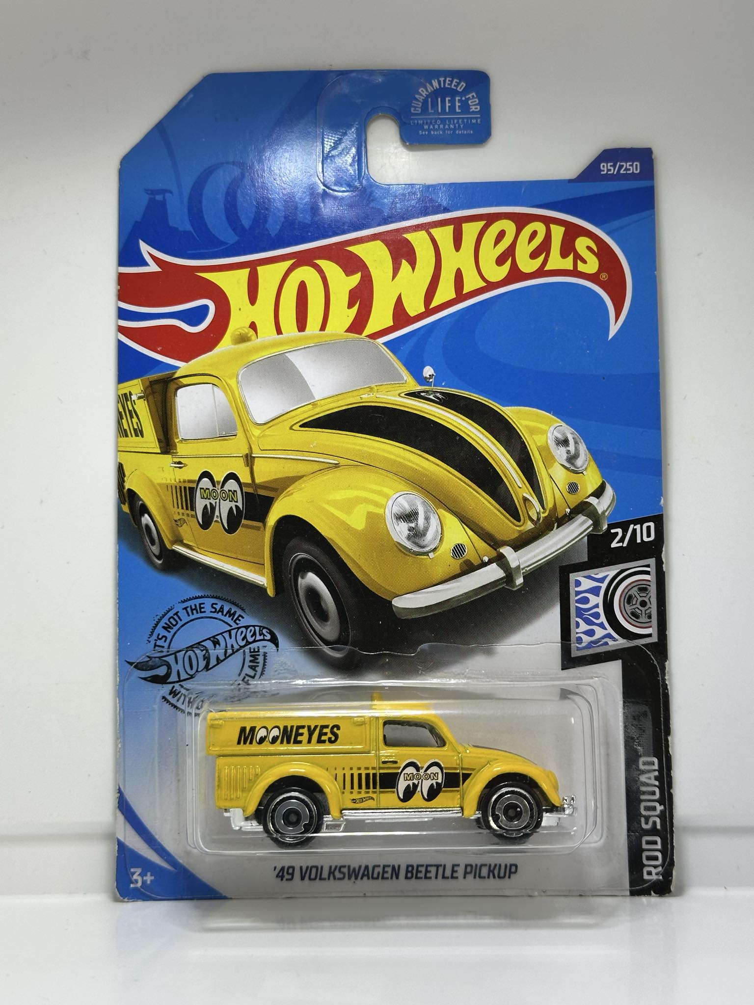 '49 Volkswagen Beetle Pickup - Mooneyes · Distribution Diecast64