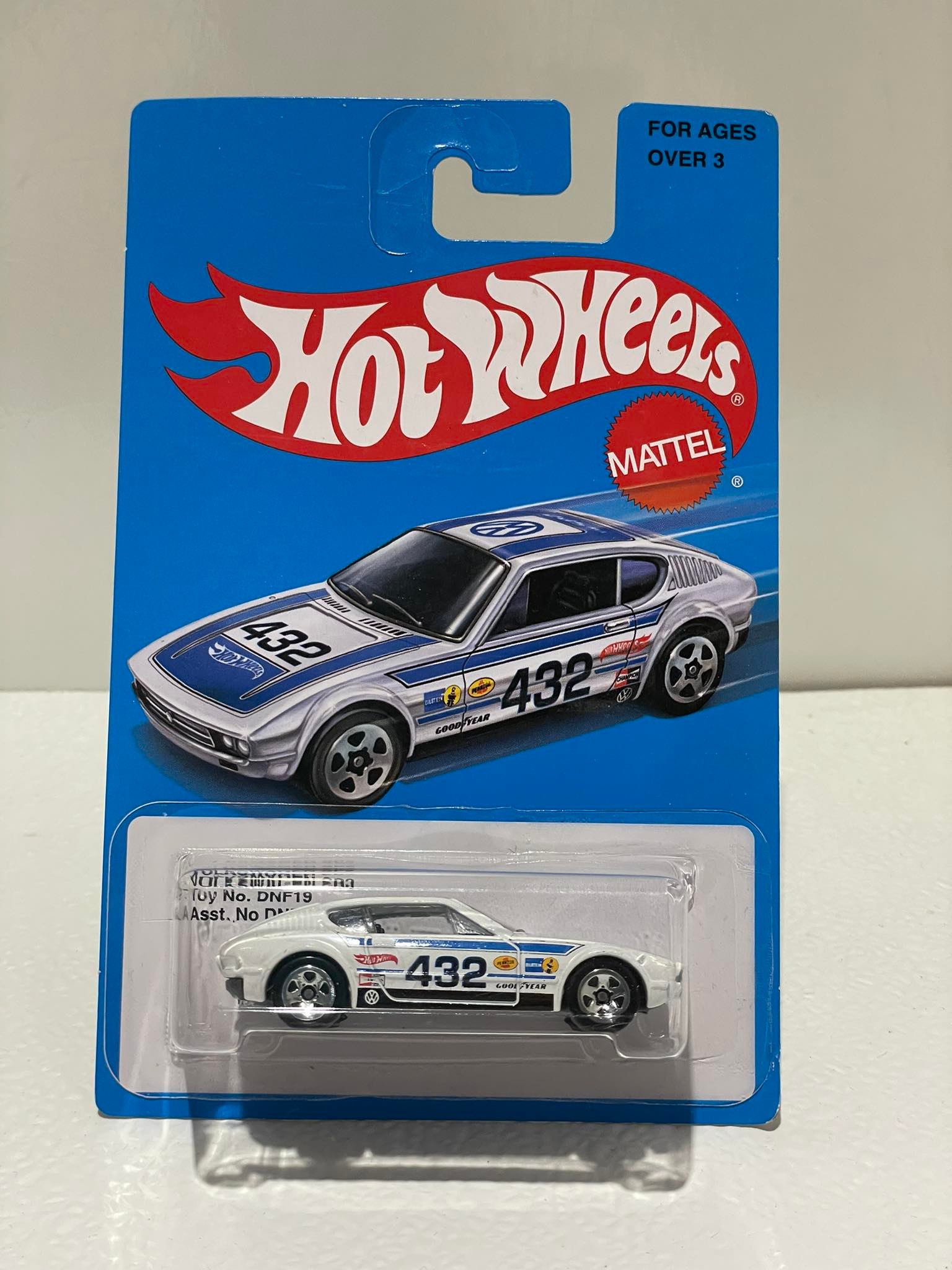 Volkswagen SP2 - Retro - Target Exclusive · Distribution Diecast64