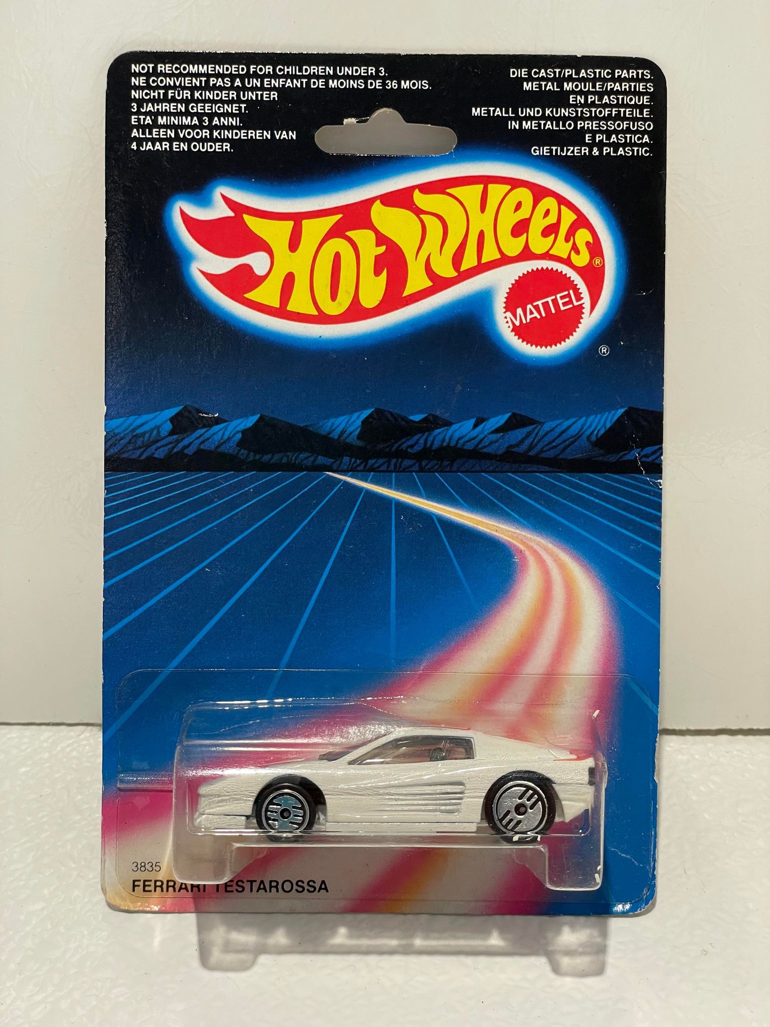 Ferrari Testarossa · Distribution Diecast64