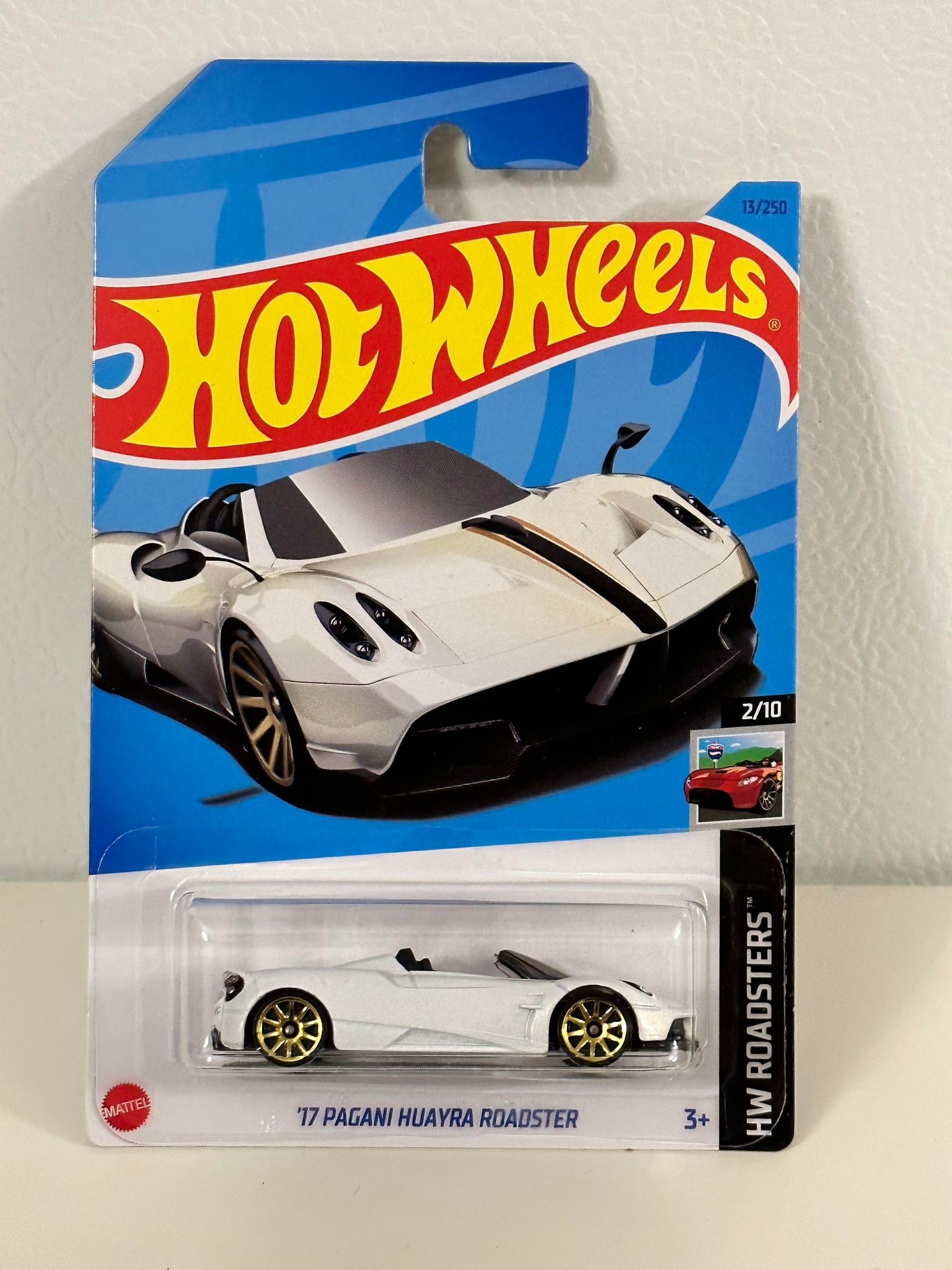 '17 Pagani Huayra Roadster · Distribution Diecast64