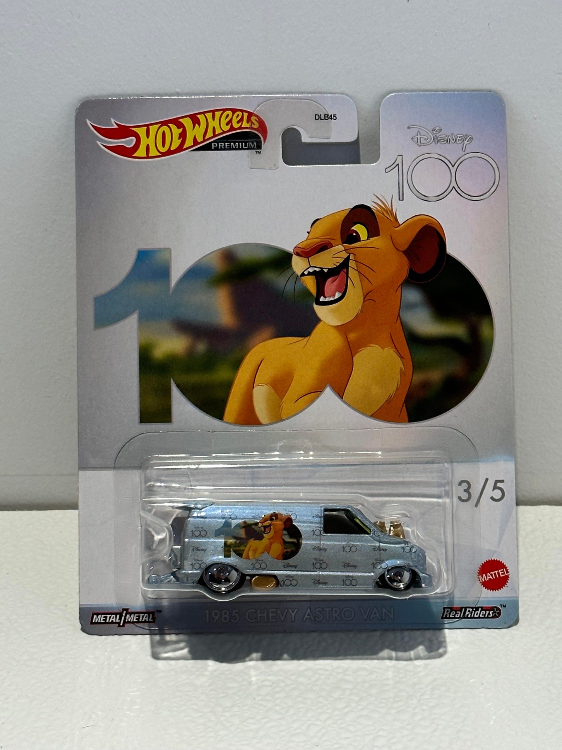 1985 Chevy Astro Van - Disney The Lion King · Distribution Diecast64