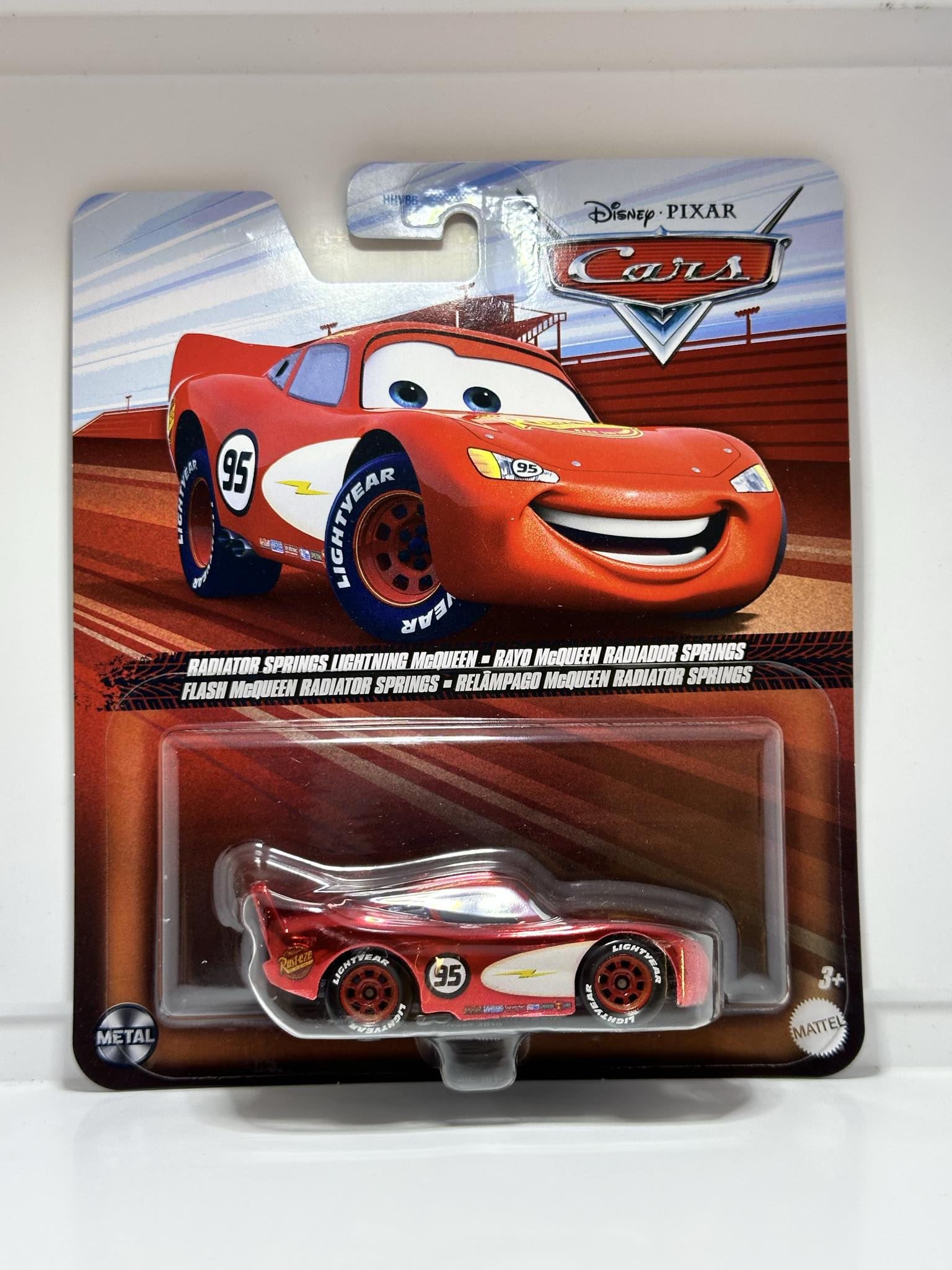 Radiator Springs Lightning McQueen · Distribution Diecast64