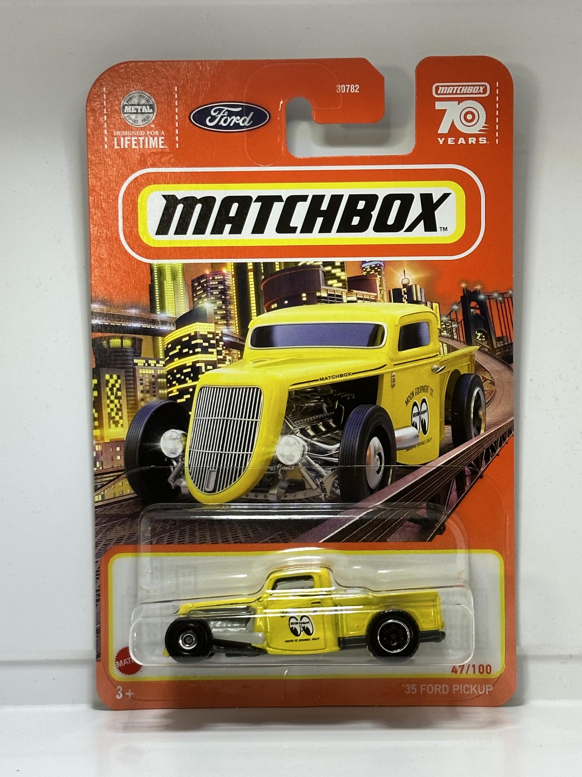 '35 Ford Pickup - Mooneyes · Distribution Diecast64