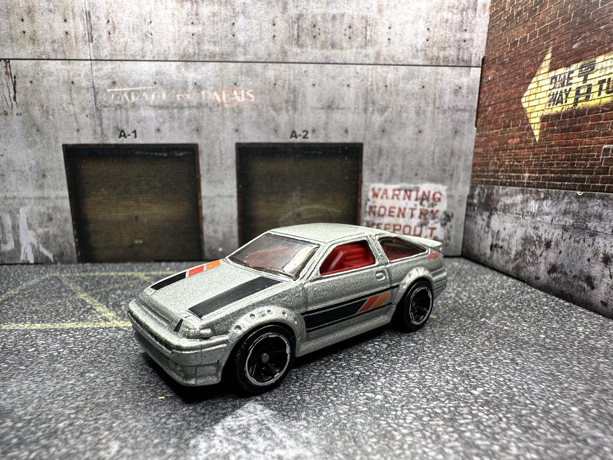 Toyota Ae 86 Corolla · Distribution Diecast64