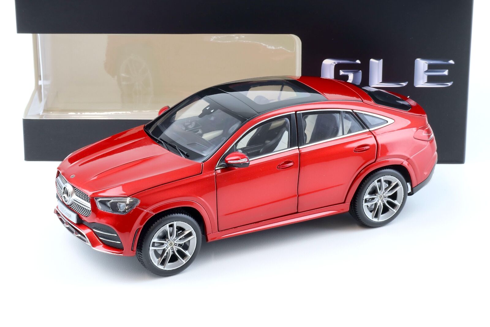 Mercedes-Benz GLE Coupe · Distribution Diecast64