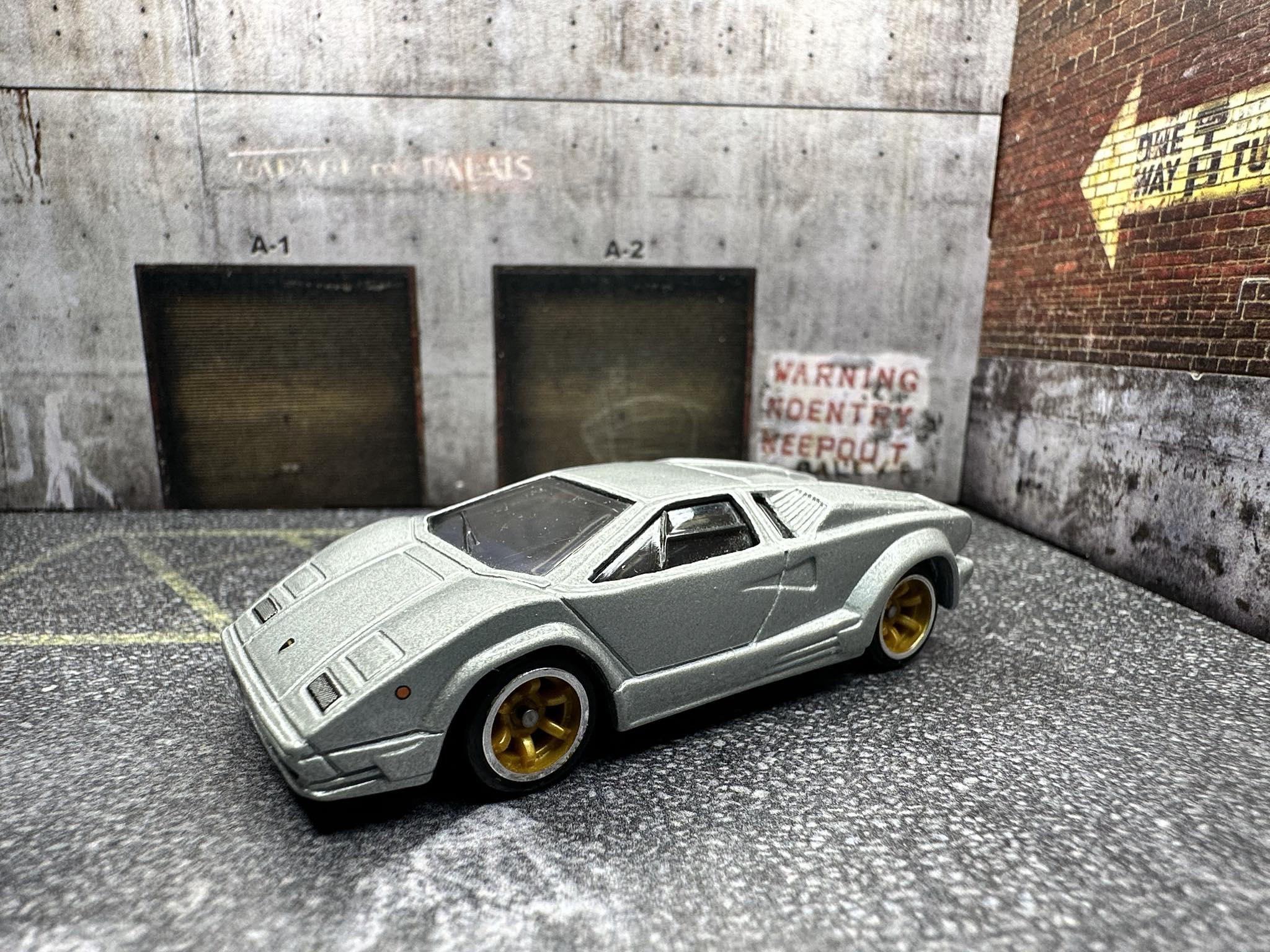 Lamborghini Countach - Speed Machines · Distribution Diecast64
