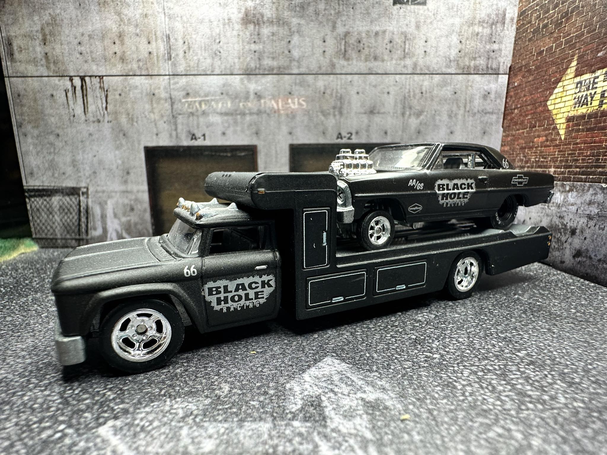 '66 Super Nova & Retro Rig - Team Transport · Distribution Diecast64