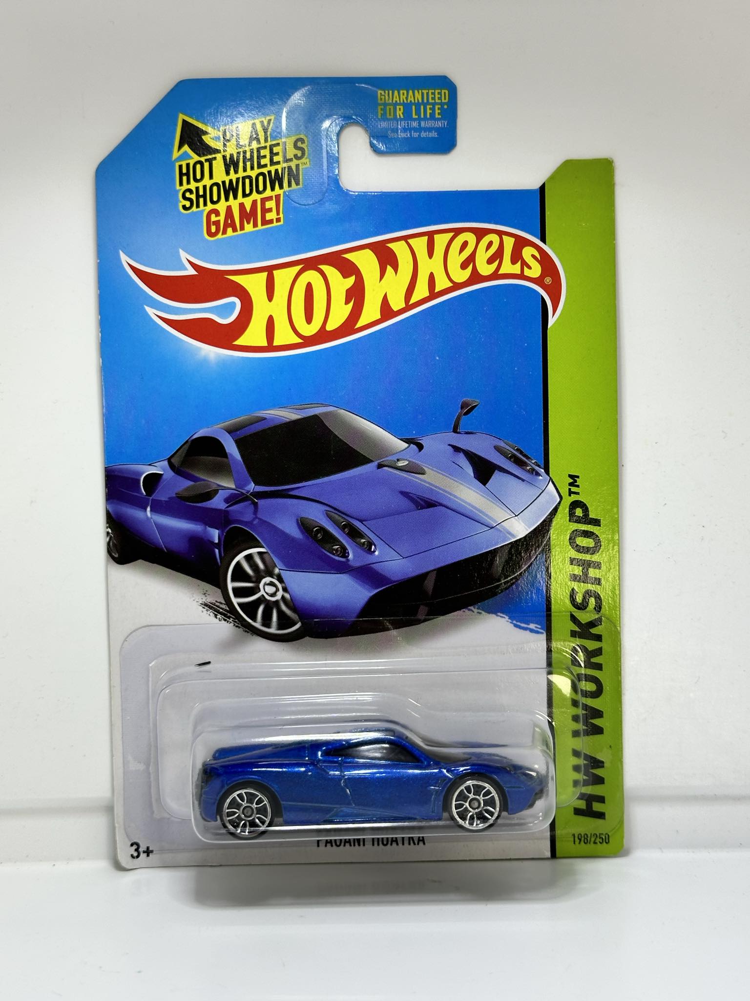 Pagani Huayra · Distribution Diecast64