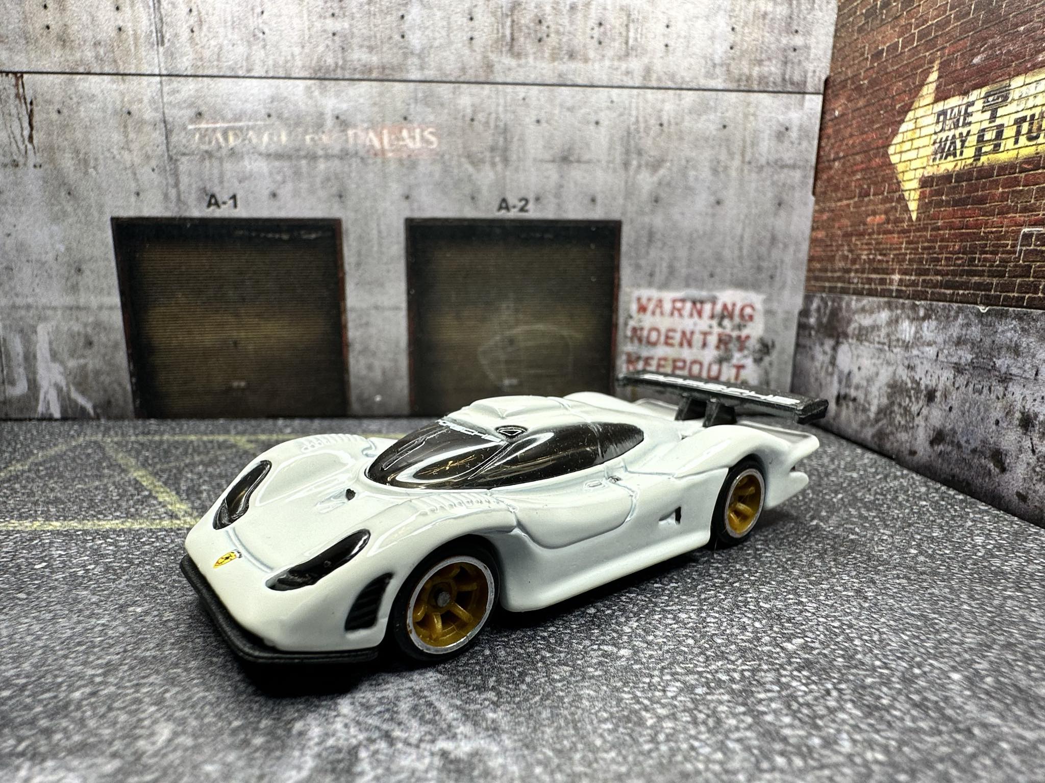 Porsche GT1-98 - Speed Machines · Distribution Diecast64