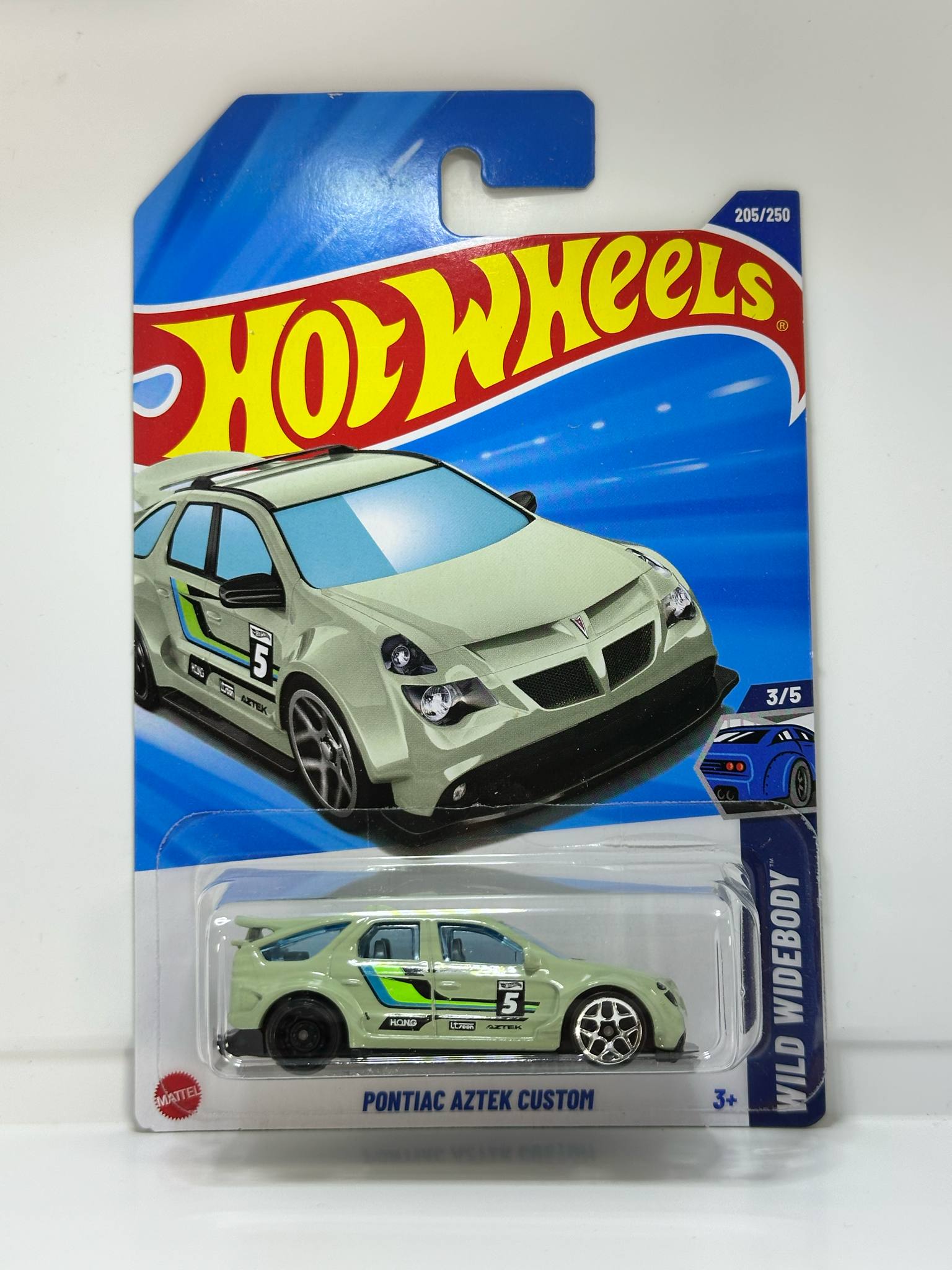 Pontiac Aztek Custom · Distribution Diecast64