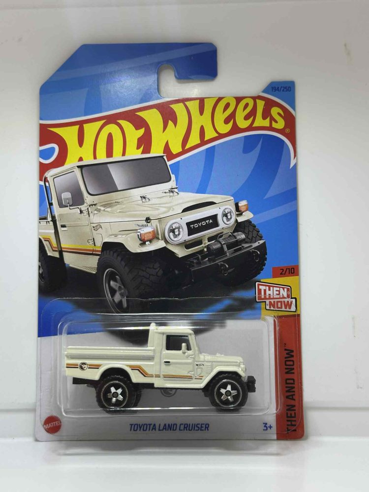 Toyota Land Cruiser - Treasure Hunt · Distribution Diecast64