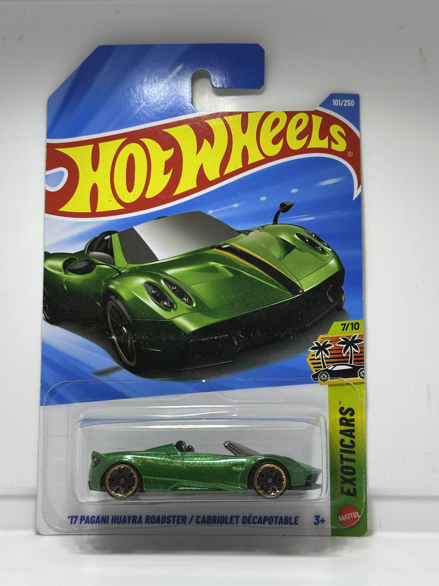 '17 Pagani Huayra Roadster · Distribution Diecast64